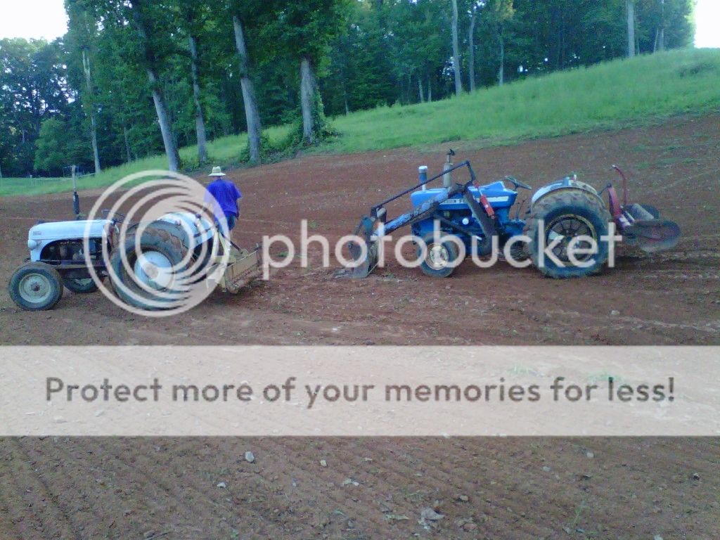 Using The Fords Dearborn Yard Tools For Grass Seeding using-the-fords-dearborn-yard-tools-for-grass-seeding